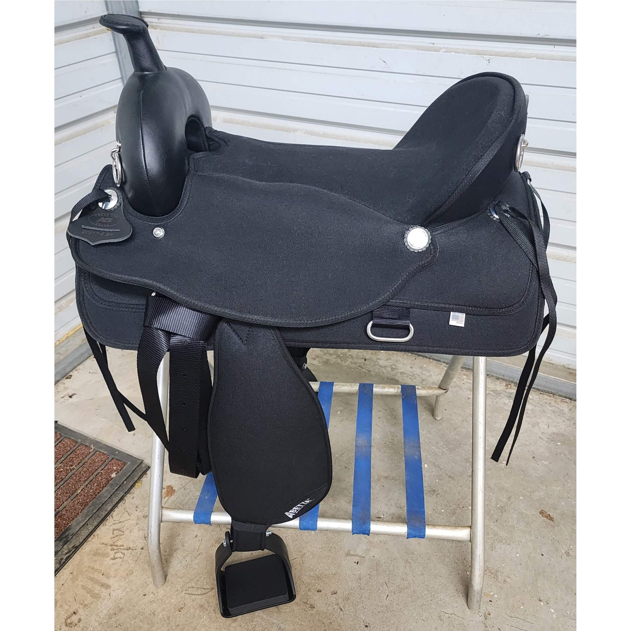 17" Black Abetta Pathfinder Trail Saddle ⋆ Saddles N Such | SMC